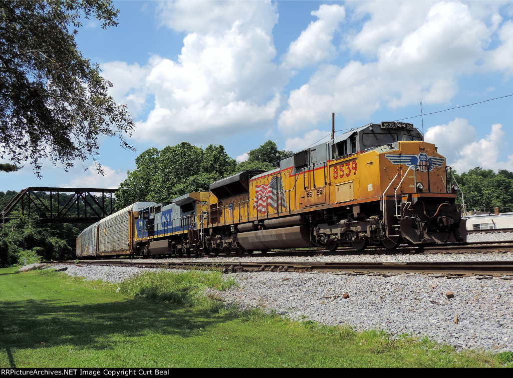UP 8539 and CSX#7913